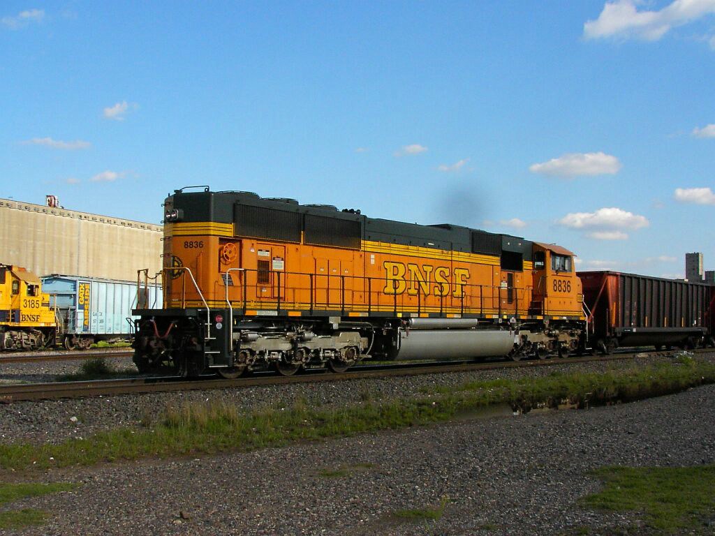 BNSF 8836